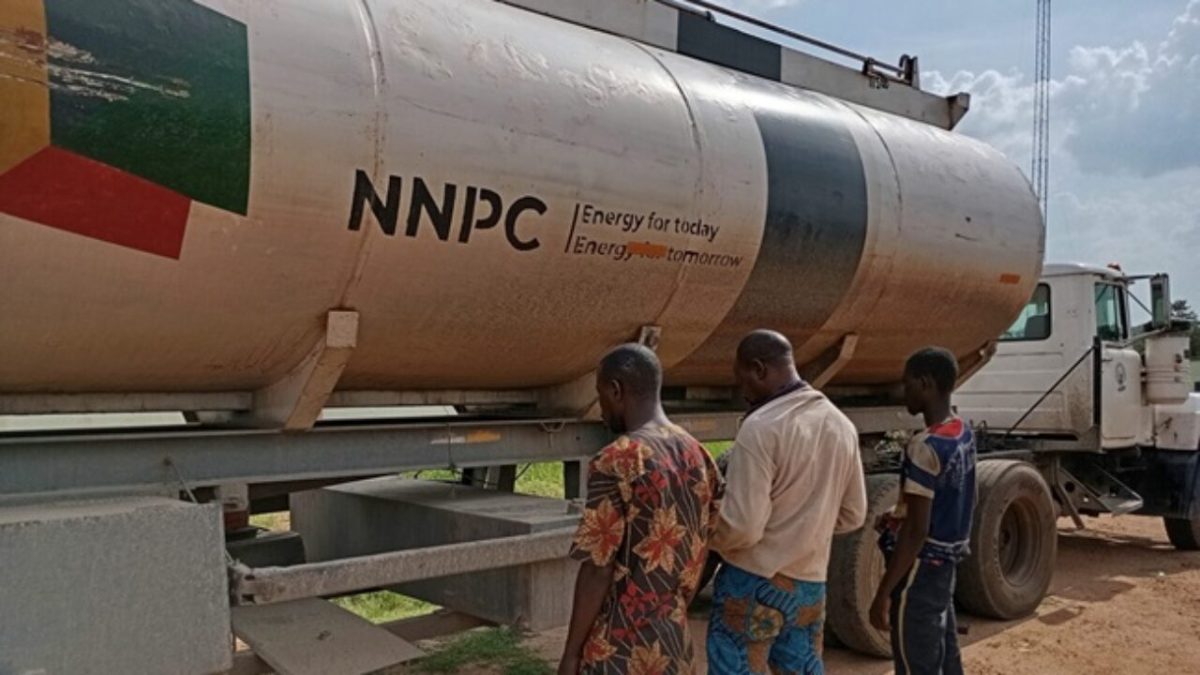 Security Agents Arrest Tanker Driver for Diverting PMS Destined for ...